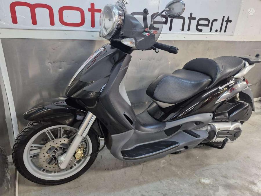 Черный Piaggio Beverly 2006 в Каунас, объемом двигателя 0.46 л и пробегом 32 тыс. км за 1500 €, фото 6 на AUTOMOTO.COM.LV
