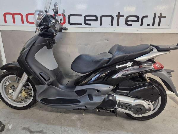 Черный Piaggio Beverly 2006 в Каунас, объемом двигателя 0.46 л и пробегом 32 тыс. км за 1500 €, фото 6 на AUTOMOTO.COM.LV