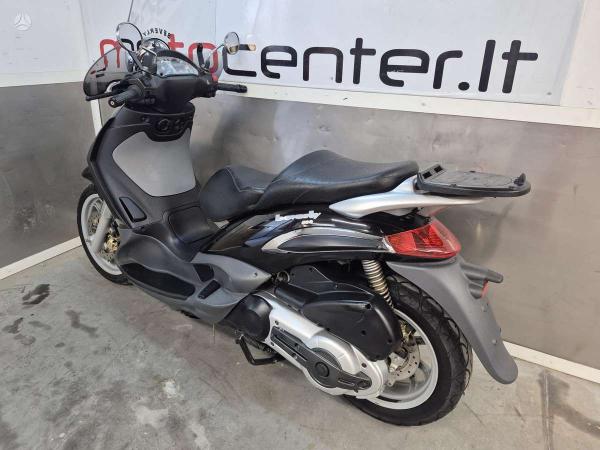 Черный Piaggio Beverly 2006 в Каунас, объемом двигателя 0.46 л и пробегом 32 тыс. км за 1500 €, фото 7 на AUTOMOTO.COM.LV