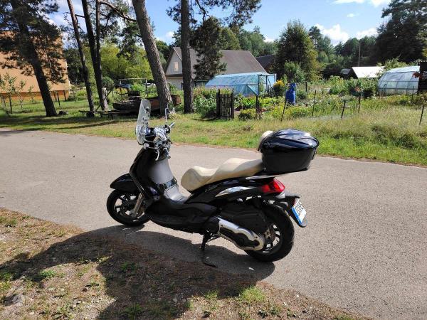 Черный Piaggio Beverly 2008 в Варена, объемом двигателя 0.50 л и пробегом 64 тыс. км за 1800 €, фото 5 на AUTOMOTO.COM.LV