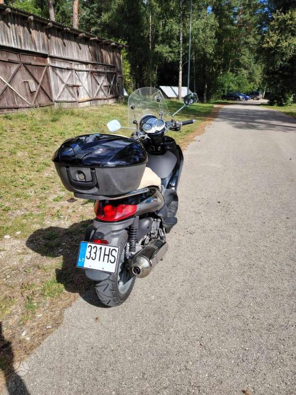 Черный Piaggio Beverly 2008 в Варена, объемом двигателя 0.50 л и пробегом 64 тыс. км за 1800 €, фото 7 на AUTOMOTO.COM.LV