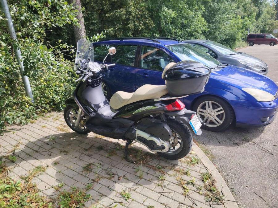 Черный Piaggio Beverly 2008 в Варена, объемом двигателя 0.50 л и пробегом 64 тыс. км за 1800 €, фото 12 на AUTOMOTO.COM.LV