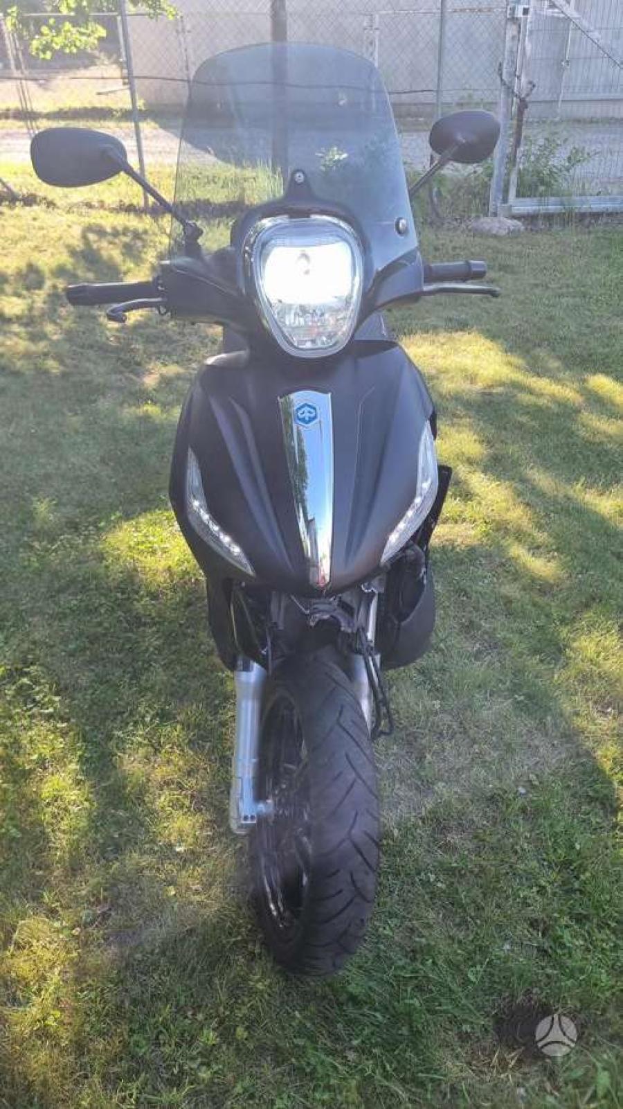 Melns Piaggio Beverly 2020 Šauļi, ar dzinēja tilpumu 0.33 L un nobraukumu 24 tūkst. km par 1100 €, foto 3 vietnē AUTOMOTO.COM.LV