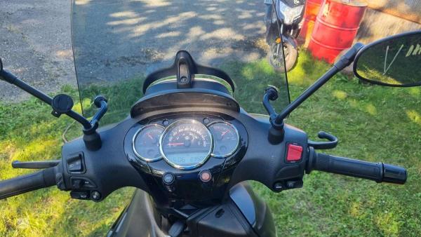 Melns Piaggio Beverly 2020 Šauļi, ar dzinēja tilpumu 0.33 L un nobraukumu 24 tūkst. km par 1100 €, foto 10 vietnē AUTOMOTO.COM.LV