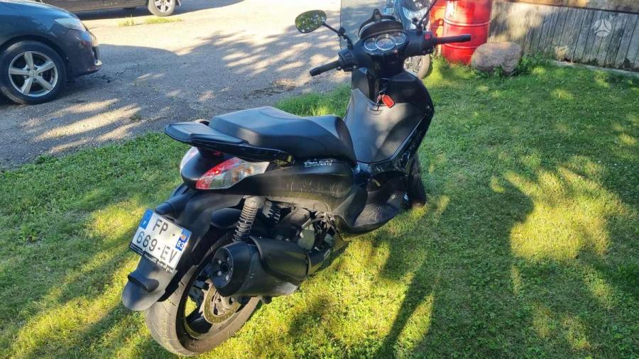 Melns Piaggio Beverly 2020 Šauļi, ar dzinēja tilpumu 0.33 L un nobraukumu 24 tūkst. km par 1100 €, foto 15 vietnē AUTOMOTO.COM.LV