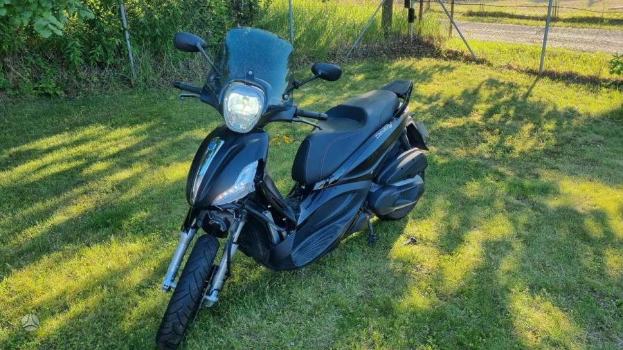 Melns Piaggio Beverly 2020 Šauļi, ar dzinēja tilpumu 0.33 L un nobraukumu 24 tūkst. km par 1100 €, foto 17 vietnē AUTOMOTO.COM.LV
