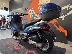 Blue Piaggio Beverly 2004 in Vilnius, with an engine capacity of 0.25 L and mileage of 25 thousand km for 1499 €, photo 4 on AUTOMOTO.COM.LV