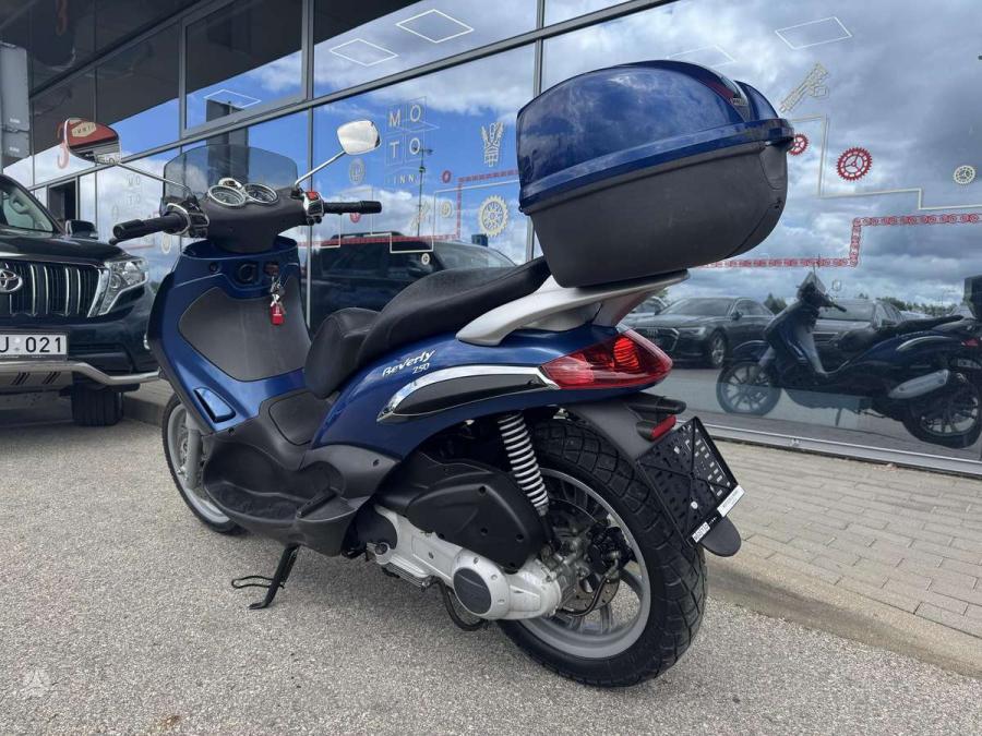Blue Piaggio Beverly 2004 in Vilnius, with an engine capacity of 0.25 L and mileage of 25 thousand km for 1499 €, photo 7 on AUTOMOTO.COM.LV