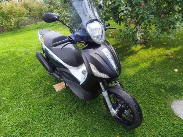 Blue Piaggio Beverly 2012 in Pasvalys, with an engine capacity of 0.33 L and mileage of 18 thousand km for 400 €, photo 3 on AUTOMOTO.COM.LV