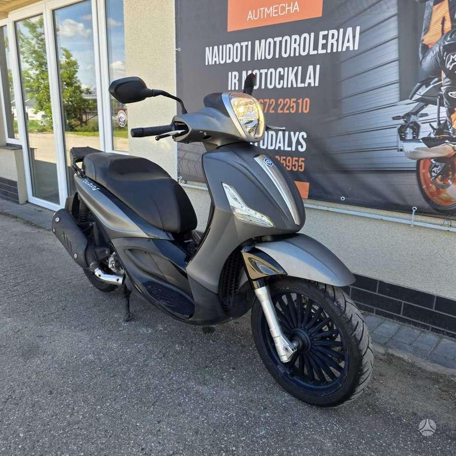 Grey Piaggio Beverly 2014 in Panevezys, with an engine capacity of 0.13 L and mileage of 18 thousand km for 1650 €, photo 1 on AUTOMOTO.COM.LV