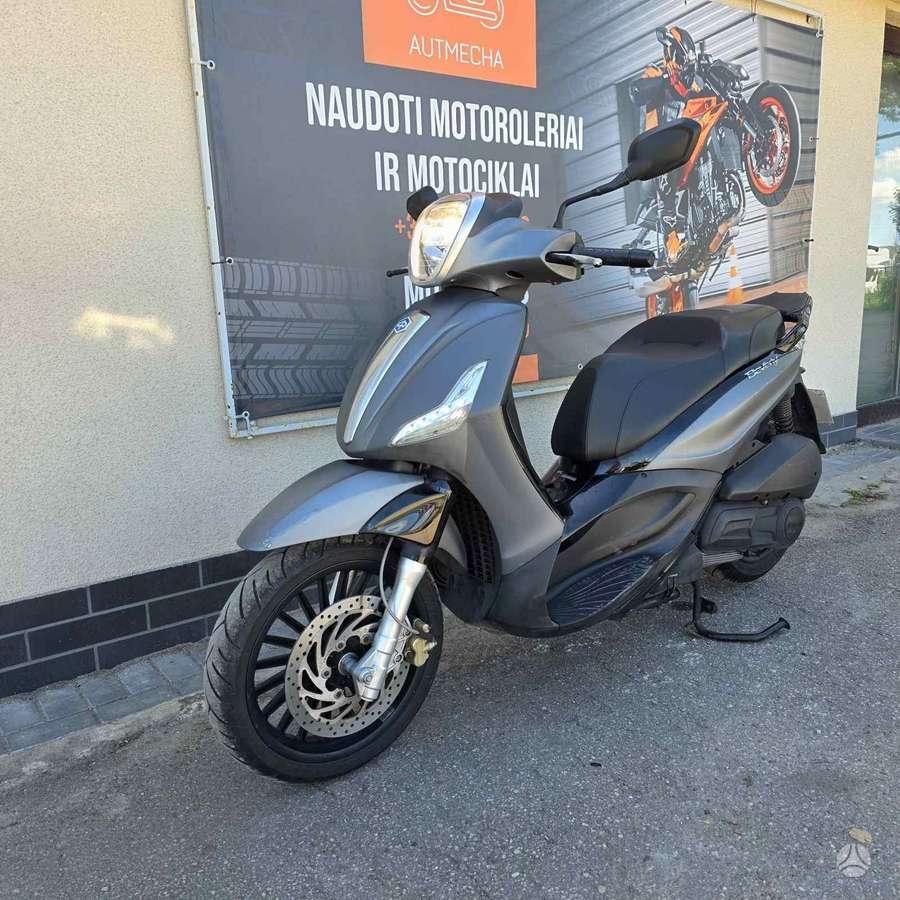 Grey Piaggio Beverly 2014 in Panevezys, with an engine capacity of 0.13 L and mileage of 18 thousand km for 1650 €, photo 3 on AUTOMOTO.COM.LV