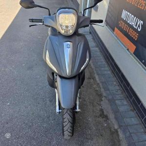Grey Piaggio Beverly 2014 in Panevezys, with an engine capacity of 0.13 L and mileage of 18 thousand km for 1650 €, photo 6 on AUTOMOTO.COM.LV