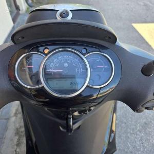 Grey Piaggio Beverly 2014 in Panevezys, with an engine capacity of 0.13 L and mileage of 18 thousand km for 1650 €, photo 7 on AUTOMOTO.COM.LV