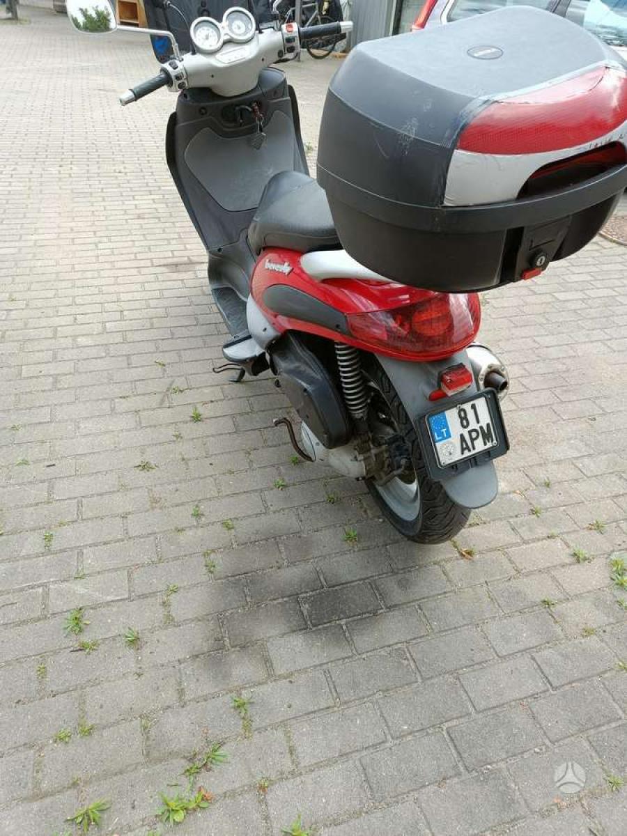 Piaggio Beverly 2001 в Вильнюс, объемом двигателя 0.20 л и пробегом 43 тыс. км за 650 €, фото 3 на AUTOMOTO.COM.LV
