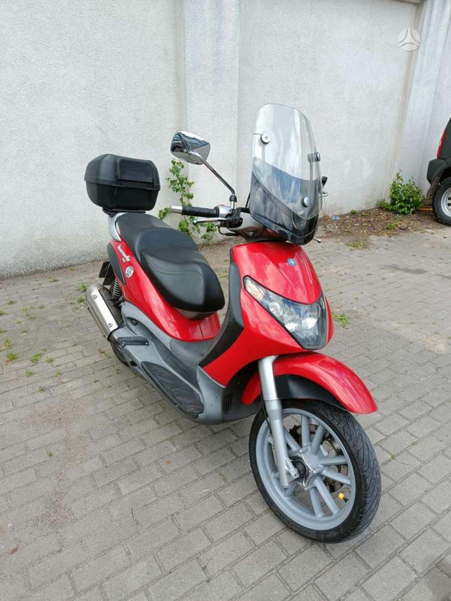 Piaggio Beverly 2001 в Вильнюс, объемом двигателя 0.20 л и пробегом 43 тыс. км за 650 €, фото 5 на AUTOMOTO.COM.LV