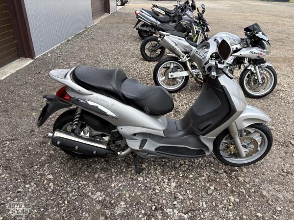 Piaggio Beverly 2004 in Kelme, with an engine capacity of 0.46 L and mileage of 22 thousand km for 815 €, photo 2 on AUTOMOTO.COM.LV