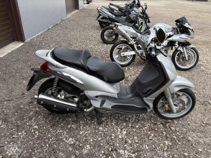 Piaggio Beverly 2004 Kelmė, ar dzinēja tilpumu 0.46 L un nobraukumu 22 tūkst. km par 815 €, foto 3 vietnē AUTOMOTO.COM.LV