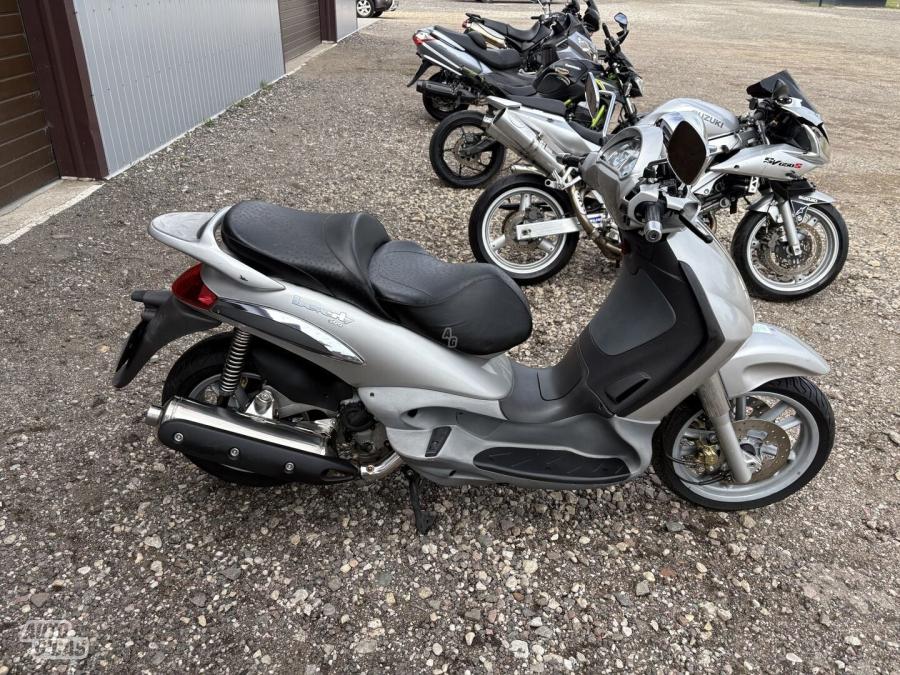 Piaggio Beverly 2004 Kelmė, ar dzinēja tilpumu 0.46 L un nobraukumu 22 tūkst. km par 815 €, foto 3 vietnē AUTOMOTO.COM.LV