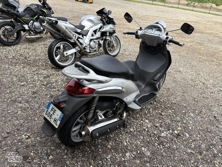 Piaggio Beverly 2004 Kelmė, ar dzinēja tilpumu 0.46 L un nobraukumu 22 tūkst. km par 815 €, foto 4 vietnē AUTOMOTO.COM.LV