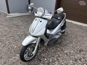Piaggio Beverly 2004 Kelmė, ar dzinēja tilpumu 0.46 L un nobraukumu 22 tūkst. km par 815 €, foto 7 vietnē AUTOMOTO.COM.LV
