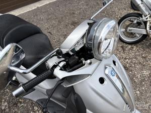 Piaggio Beverly 2004 Kelmė, ar dzinēja tilpumu 0.46 L un nobraukumu 22 tūkst. km par 815 €, foto 14 vietnē AUTOMOTO.COM.LV