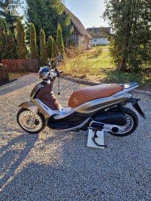 Piaggio Beverly 2012 в Радвилишкис, объемом двигателя 0.00 л и пробегом 0 тыс. км за 2500 €, фото 1 на AUTOMOTO.COM.LV