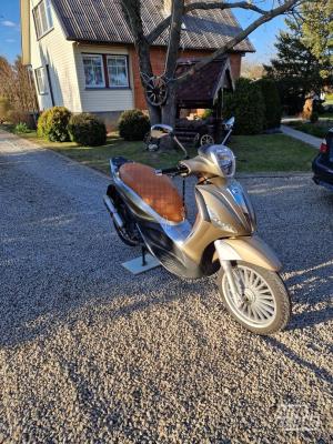 Piaggio Beverly 2012 в Радвилишкис, объемом двигателя 0.00 л и пробегом 0 тыс. км за 2500 €, фото 4 на AUTOMOTO.COM.LV