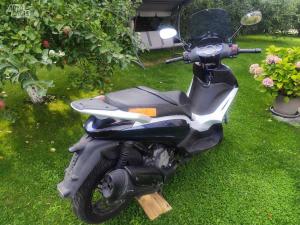 Piaggio Beverly 2012 in Pasvalys, with an engine capacity of 0.33 L and mileage of 18 thousand km for 399 €, photo 7 on AUTOMOTO.COM.LV