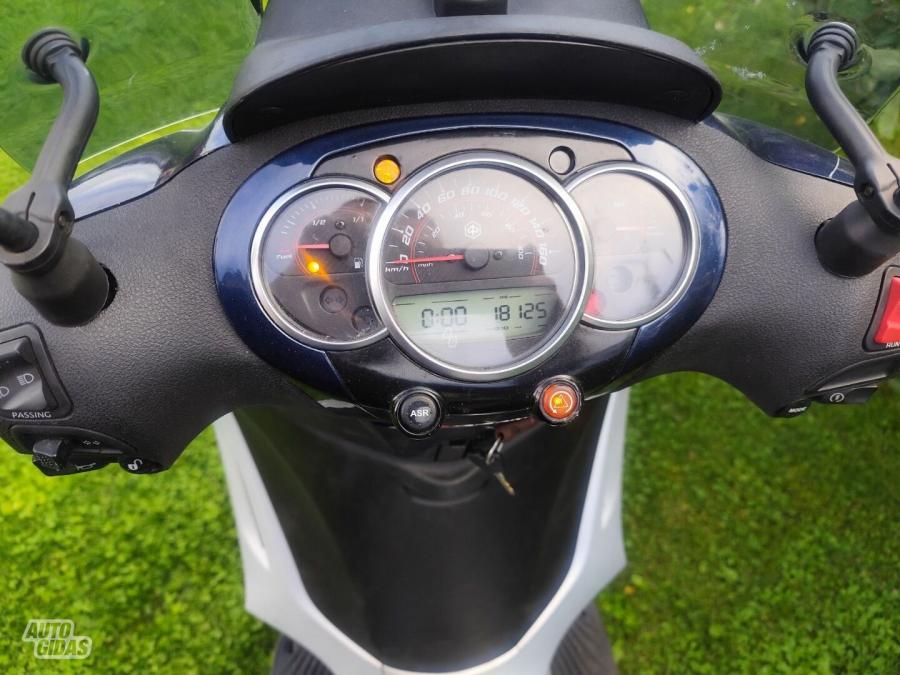 Piaggio Beverly 2012 in Pasvalys, with an engine capacity of 0.33 L and mileage of 18 thousand km for 399 €, photo 8 on AUTOMOTO.COM.LV