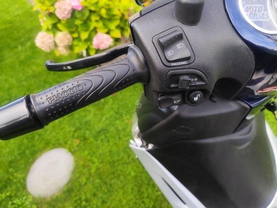 Piaggio Beverly 2012 in Pasvalys, with an engine capacity of 0.33 L and mileage of 18 thousand km for 399 €, photo 11 on AUTOMOTO.COM.LV
