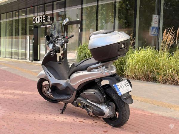 Piaggio Beverly 2013 in Vilnius, with an engine capacity of 0.33 L and mileage of 27 thousand km for 1500 €, photo 2 on AUTOMOTO.COM.LV
