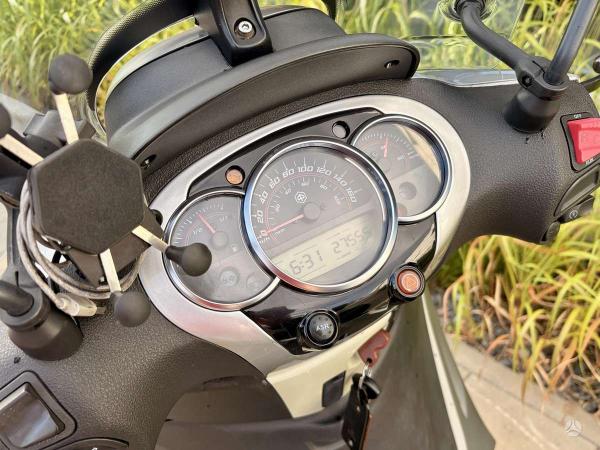 Piaggio Beverly 2013 in Vilnius, with an engine capacity of 0.33 L and mileage of 27 thousand km for 1500 €, photo 7 on AUTOMOTO.COM.LV