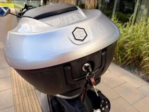 Piaggio Beverly 2013 in Vilnius, with an engine capacity of 0.33 L and mileage of 27 thousand km for 1500 €, photo 12 on AUTOMOTO.COM.LV