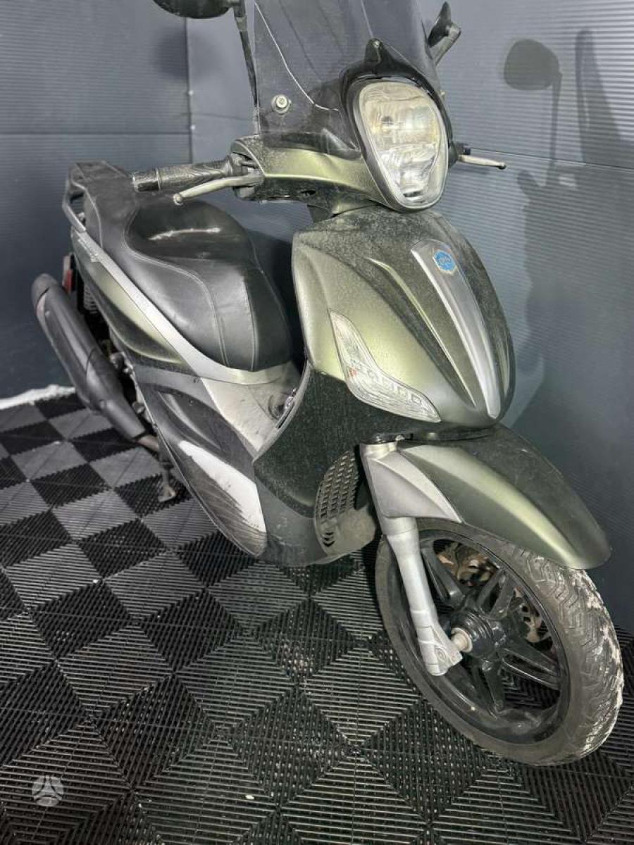 Piaggio Beverly 2019 в Таураге, объемом двигателя 0.35 л и пробегом 36 тыс. км за 1600 €, фото 1 на AUTOMOTO.COM.LV