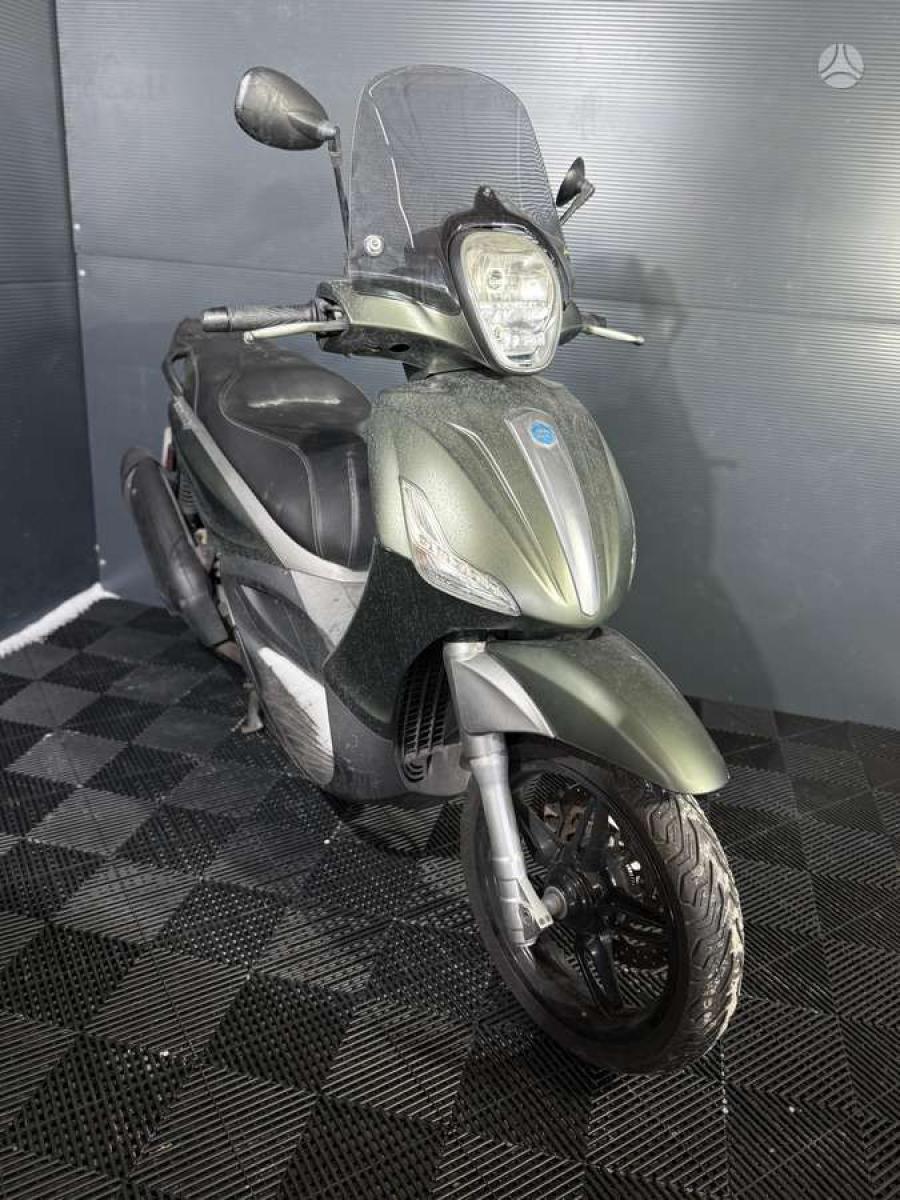 Piaggio Beverly 2019 в Таураге, объемом двигателя 0.35 л и пробегом 36 тыс. км за 1600 €, фото 3 на AUTOMOTO.COM.LV