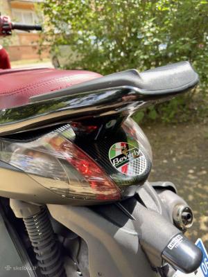 Balts Piaggio Beverly 2016 Kauņa, ar dzinēja tilpumu 0.13 L un nobraukumu 23 tūkst. km par 1950 €, foto 4 vietnē AUTOMOTO.COM.LV