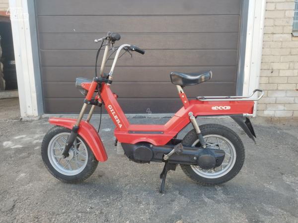 Sarkans Piaggio Ciao 1986 Viļņa, ar dzinēja tilpumu 0.05 L un nobraukumu 1 tūkst. km par 850 €, foto 1 vietnē AUTOMOTO.COM.LV