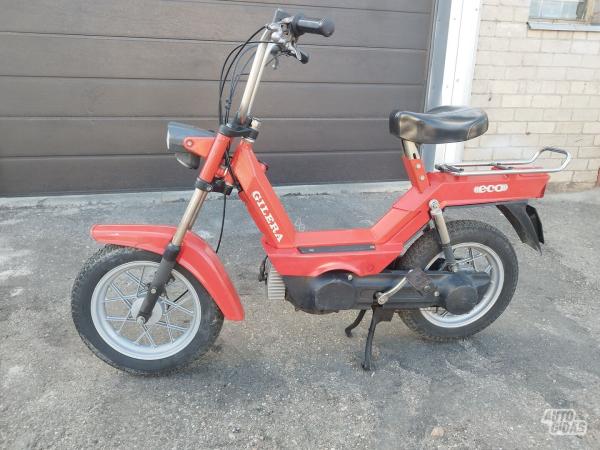 Sarkans Piaggio Ciao 1986 Viļņa, ar dzinēja tilpumu 0.05 L un nobraukumu 1 tūkst. km par 850 €, foto 2 vietnē AUTOMOTO.COM.LV