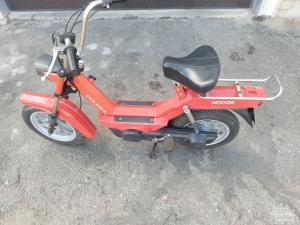 Sarkans Piaggio Ciao 1986 Viļņa, ar dzinēja tilpumu 0.05 L un nobraukumu 1 tūkst. km par 850 €, foto 5 vietnē AUTOMOTO.COM.LV