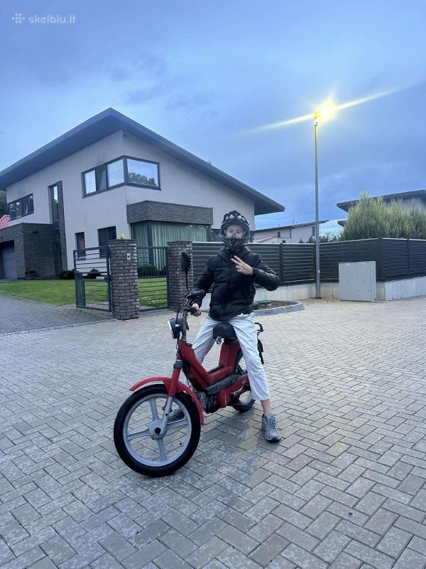 Red Piaggio Ciao 1986 in Kaunas, with an engine capacity of 49.00 L and mileage of 0 thousand km for 850 €, photo 1 on AUTOMOTO.COM.LV