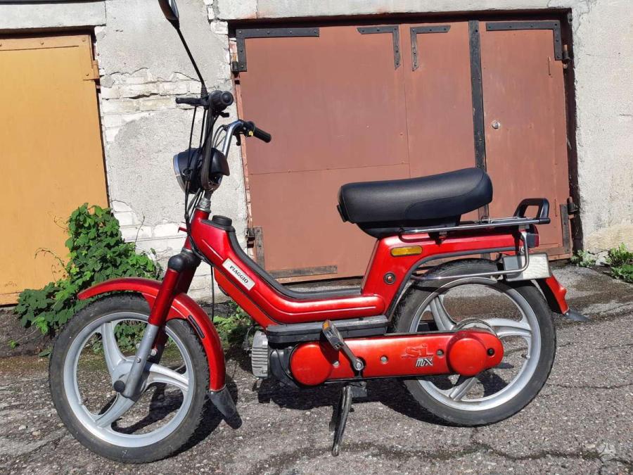 Red Piaggio Ciao 1998 in Panevezys, with an engine capacity of 49.00 L and mileage of 1000 thousand km for 1250 €, photo 4 on AUTOMOTO.COM.LV