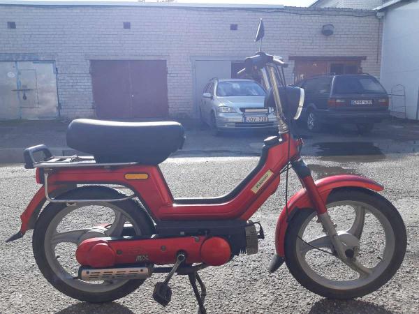 Red Piaggio Ciao 1998 in Panevezys, with an engine capacity of 49.00 L and mileage of 1000 thousand km for 1250 €, photo 4 on AUTOMOTO.COM.LV