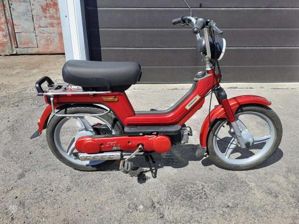 Red Piaggio Ciao 1998 in Panevezys, with an engine capacity of 49.00 L and mileage of 500 thousand km for 1250 €, photo 1 on AUTOMOTO.COM.LV