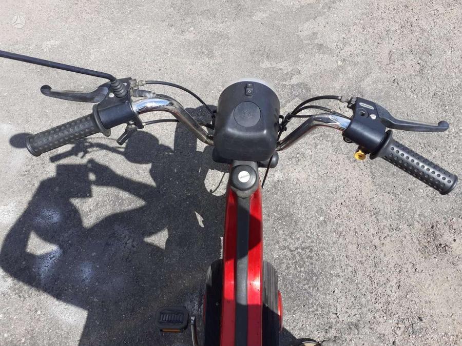 Red Piaggio Ciao 1998 in Panevezys, with an engine capacity of 49.00 L and mileage of 500 thousand km for 1250 €, photo 13 on AUTOMOTO.COM.LV