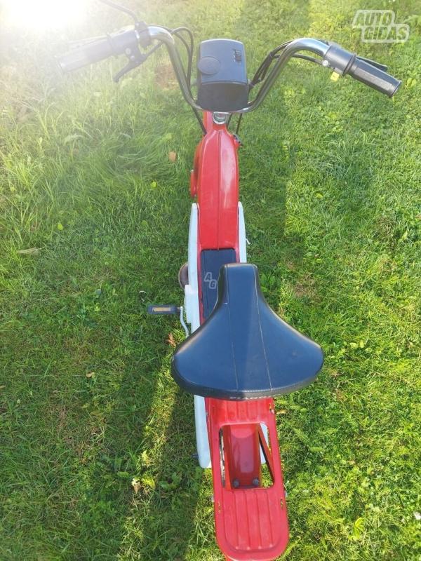 Red Piaggio Ciao 1998 in Panevezys, with an engine capacity of 0.07 L and mileage of 1 thousand km for 1150 €, photo 9 on AUTOMOTO.COM.LV