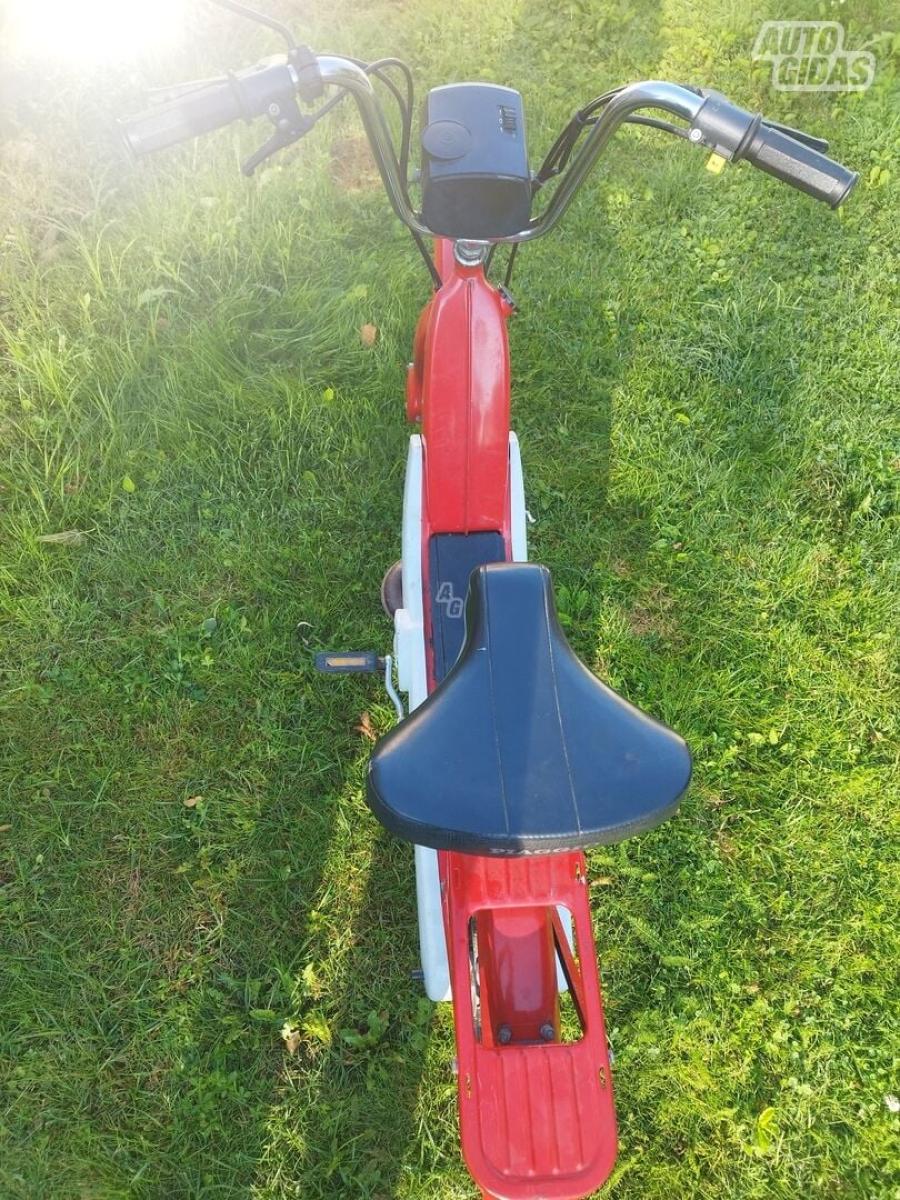 Sarkans Piaggio Ciao 1998 Panevēža, ar dzinēja tilpumu 0.07 L un nobraukumu 1 tūkst. km par 1150 €, foto 9 vietnē AUTOMOTO.COM.LV