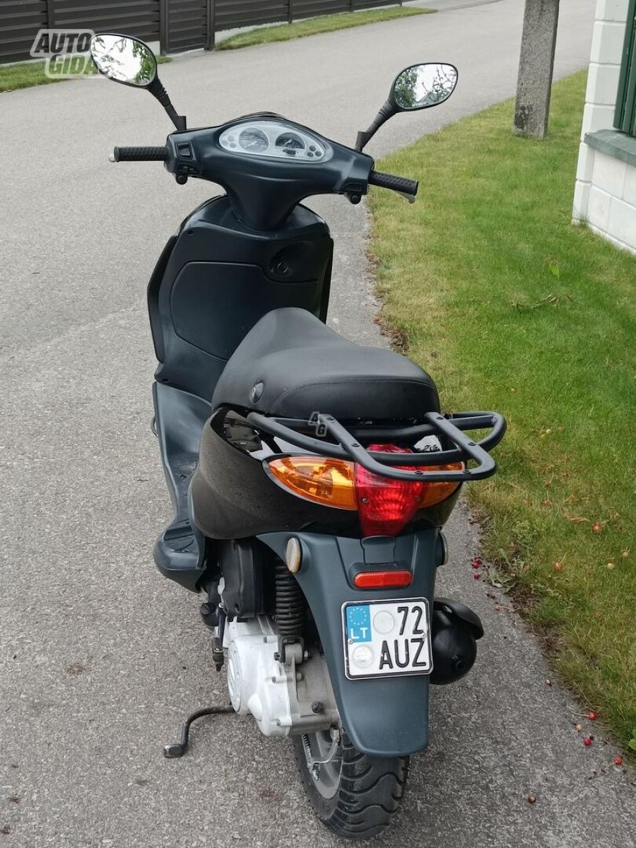 Black Piaggio Fly 2007 in Kaunas, with an engine capacity of 0.05 L and mileage of 0 thousand km for 670 €, photo 3 on AUTOMOTO.COM.LV