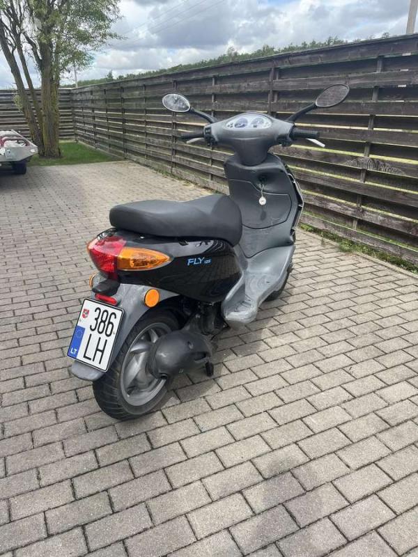 Black Piaggio Fly 2008 in Marijampole, with an engine capacity of 0.13 L and mileage of 6 thousand km for 850 €, photo 3 on AUTOMOTO.COM.LV