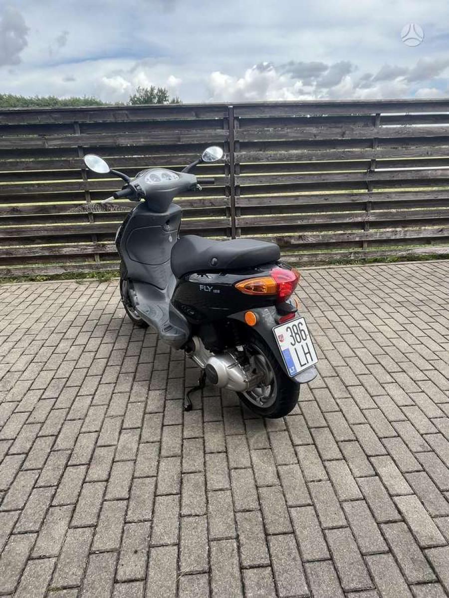 Black Piaggio Fly 2008 in Marijampole, with an engine capacity of 0.13 L and mileage of 6 thousand km for 850 €, photo 6 on AUTOMOTO.COM.LV