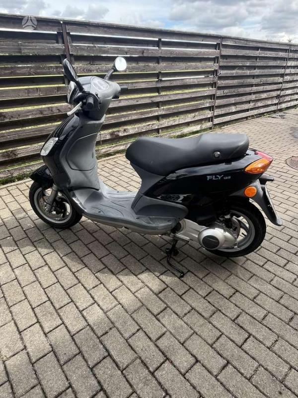 Black Piaggio Fly 2008 in Marijampole, with an engine capacity of 0.13 L and mileage of 6 thousand km for 850 €, photo 6 on AUTOMOTO.COM.LV